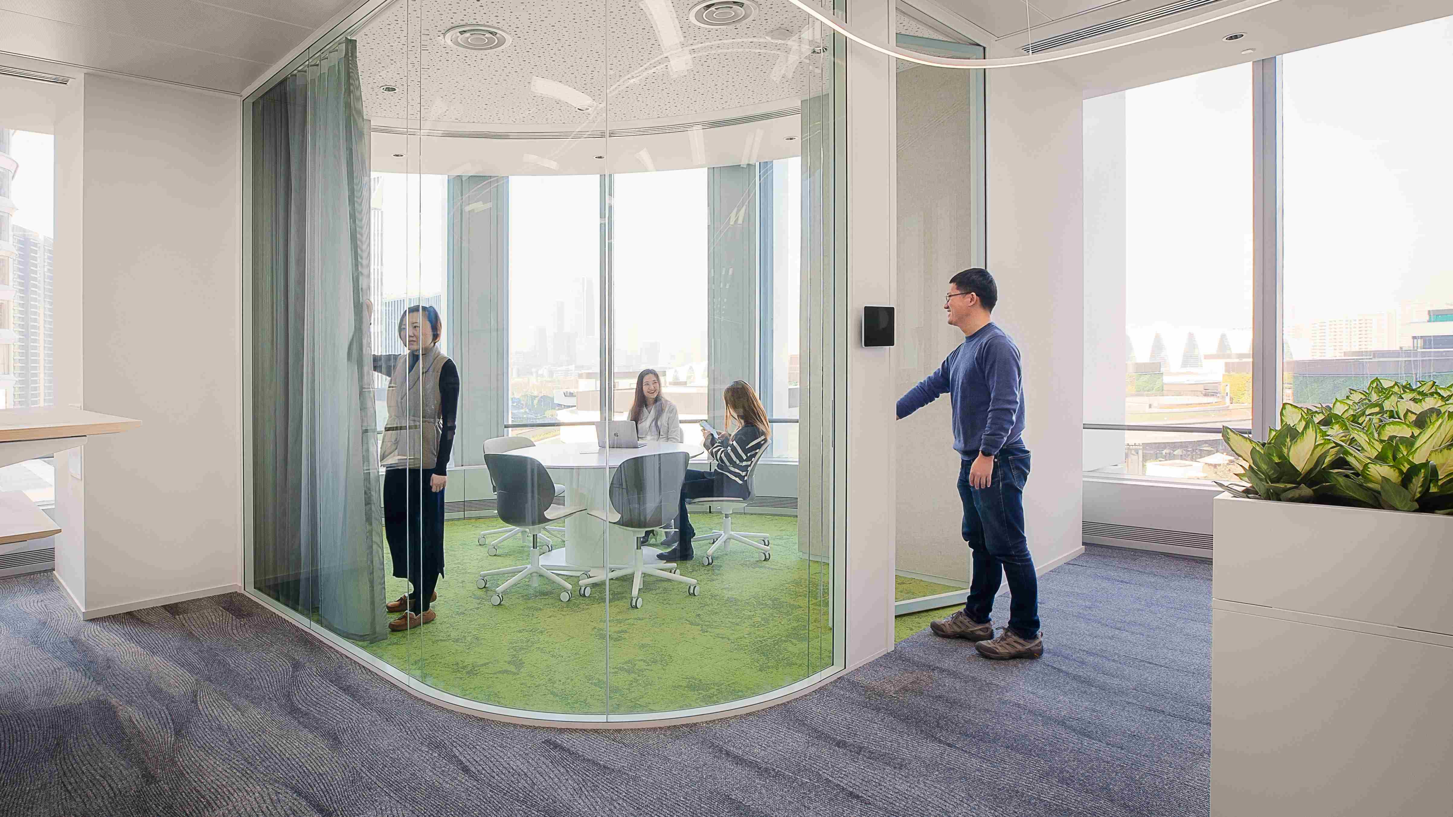 How Technology Is Enabling The Creation Of Workplaces That Fit The ...