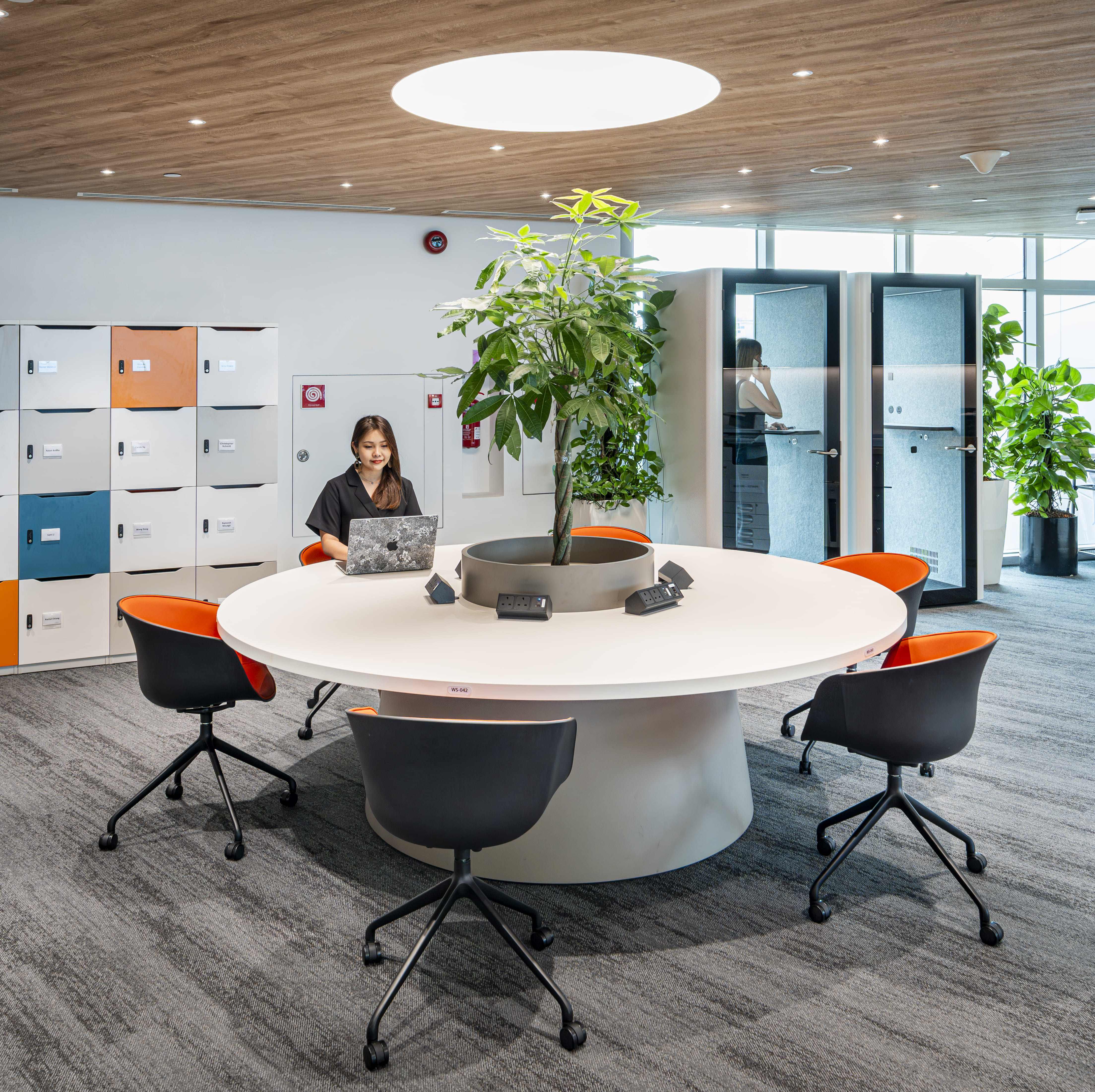 Designing for heads-down focused work and heads-up collaborative ...